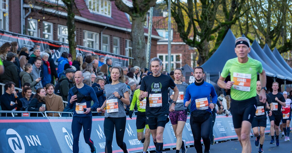 Premier Schoof loopt ‘gewoon’ de Zevenheuvelenloop en nu niet als Peter Jansen | Nijmegen | De ...