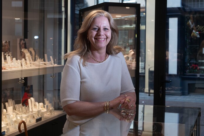 Gevonden! Baby Isaac uit Amsterdam krijgt geboortelepel van juwelier in ...