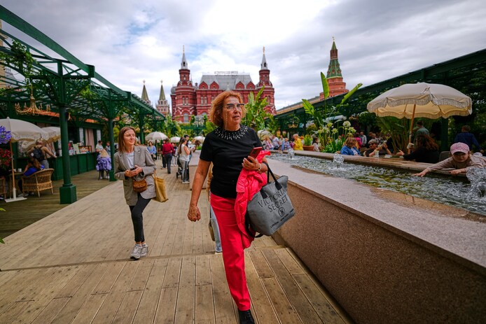 Michel Vlap hoeft zich in Moskou niet te vervelen: oesters, kroketten ...