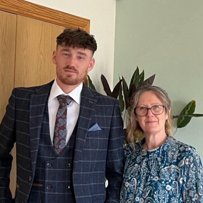 Opnieuw Britse toerist (19) overleden na val van balkon ‘hotel des ...