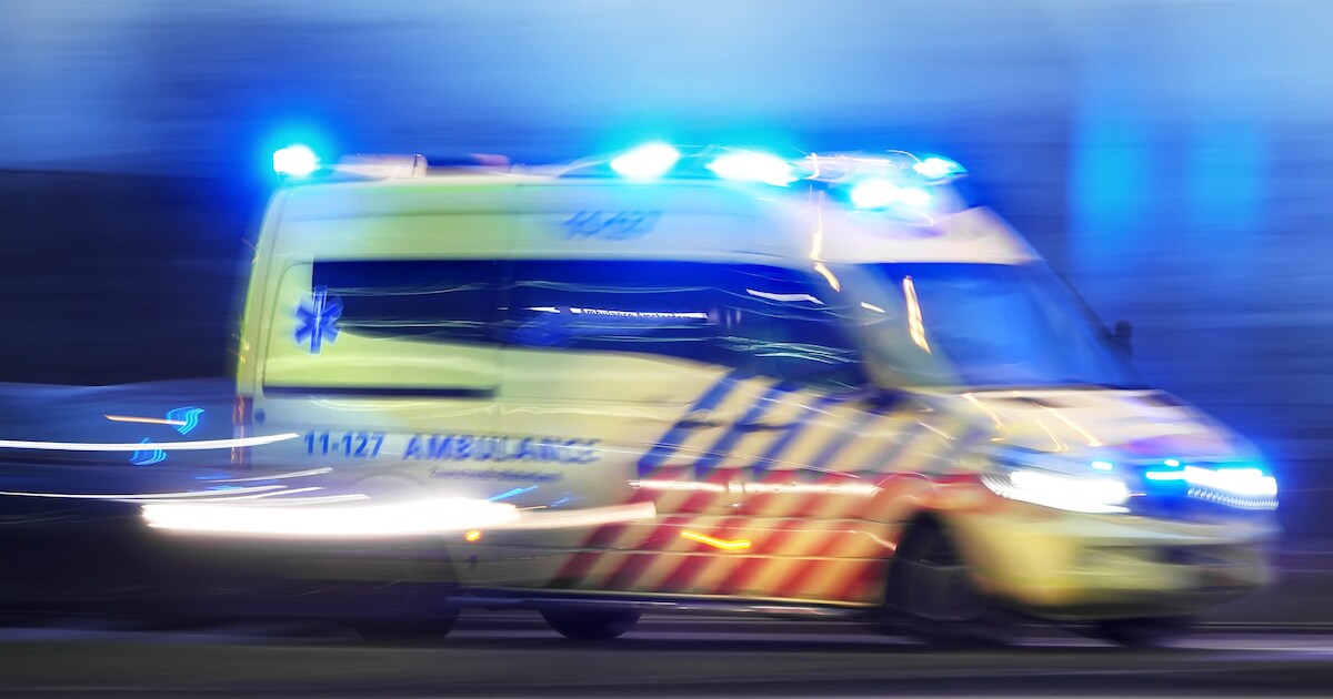 Vrachtwagen gekanteld op A32 bij Heerenveen: gewonde chauffeur naar ziekenhuis gebracht ...