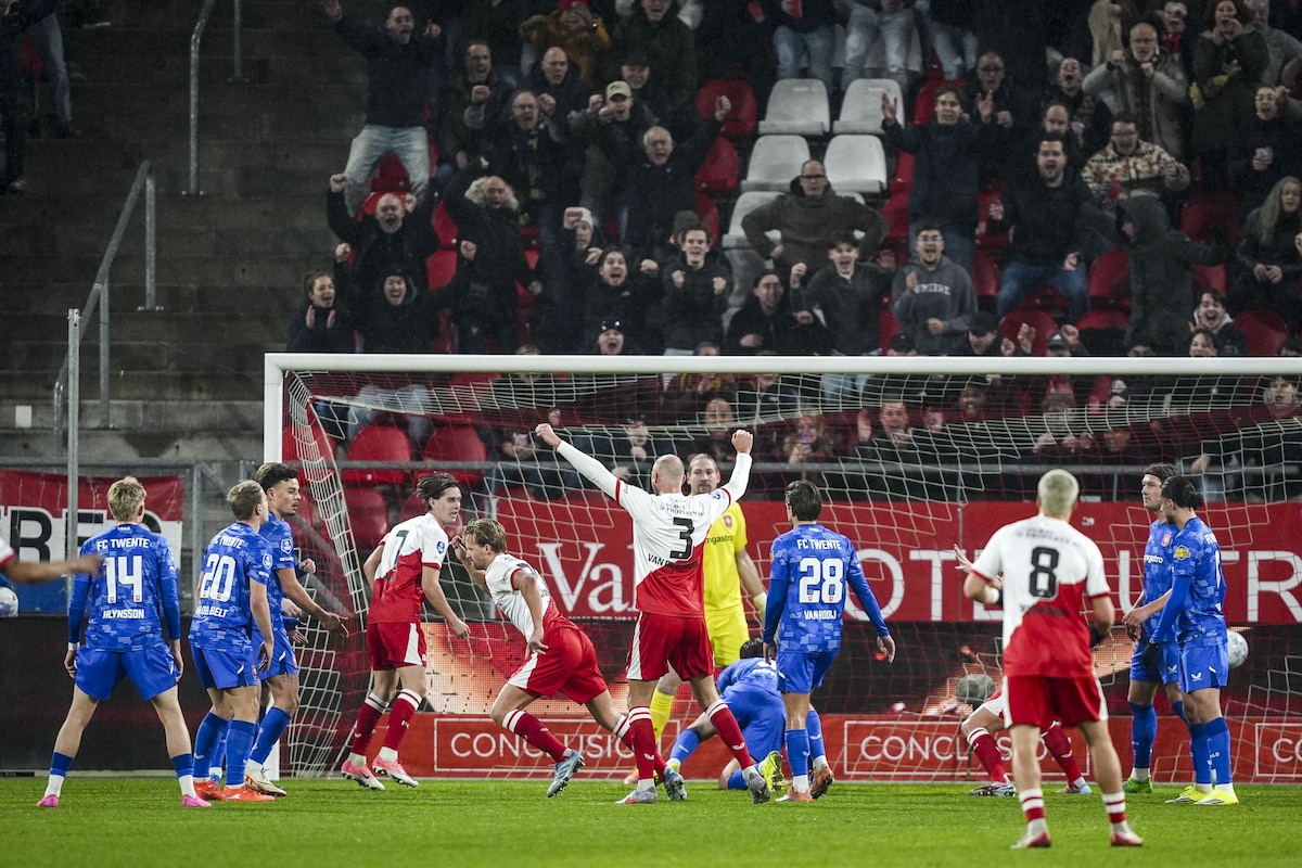 LIVE KNVB Beker | Barkas wéér met de schrik vrij, paal redt FC Utrecht ...