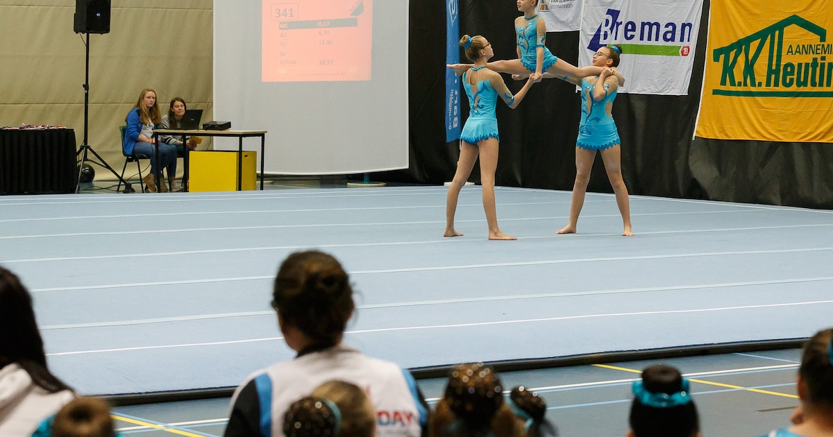 Liefhebbers acrogym volgen plaatsingswedstrijden in d’Overtoom ...
