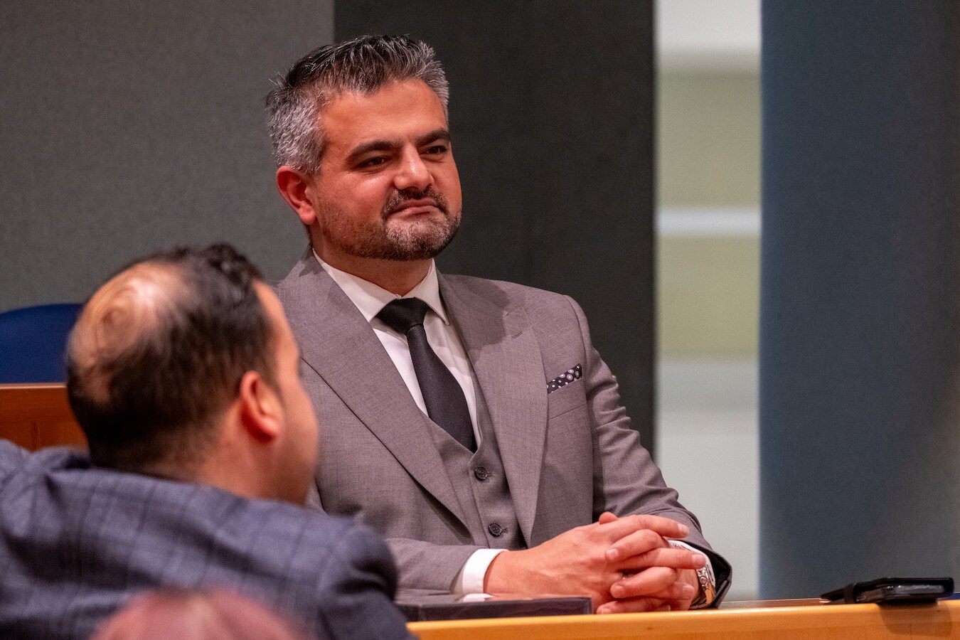 Bestuur Denk stapt op na strijd met fractievoorzitter Van Baarle, oud ...