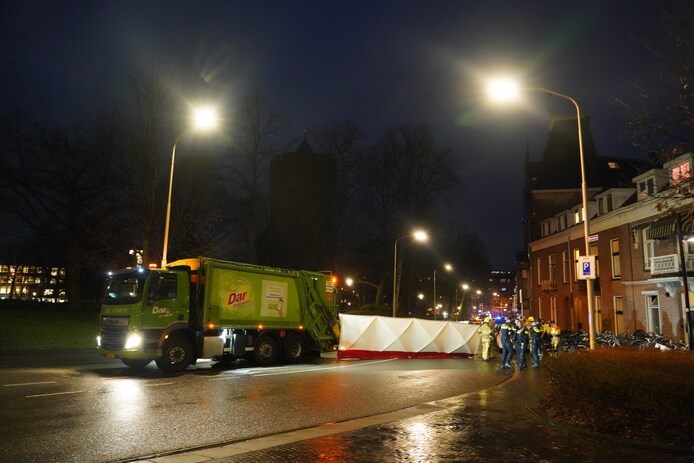 Jonge fietsster (20) overlijdt door aanrijding met vuilniswagen in Nijmegen: ‘Als ik een paar ...