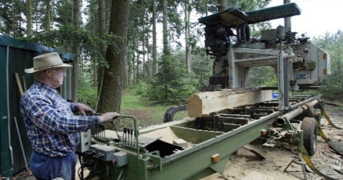 Mobiele zaagmachine baart opzien | Deventer | destentor.nl