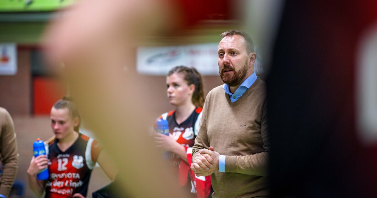 Korfbalclub DOS'46 gaat na twee seizoenen niet verder met coach Edwin ...