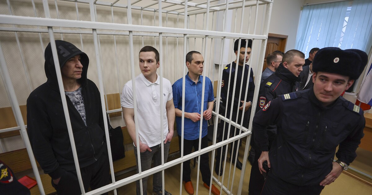Advocaten van Navalny gaan jarenlang de cel in: ‘Beschamend ...