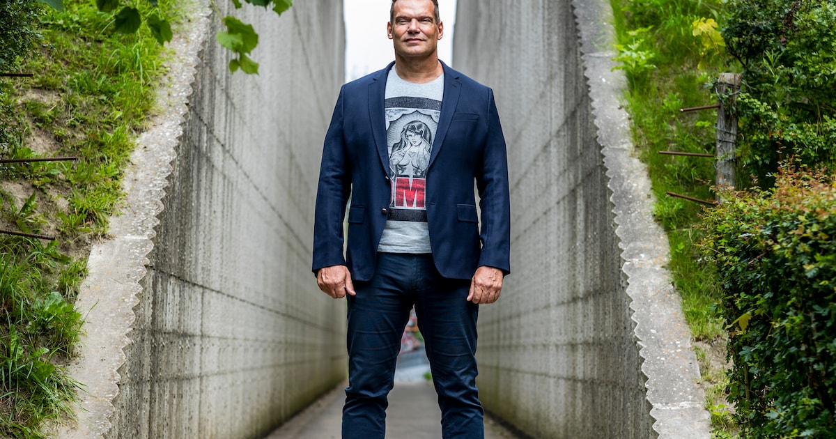 Mike vergat één vinkje en dreigt nu voor tonnen het schip in te gaan ...