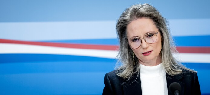 Zorgminister Agema overweegt maximumsalaris van 246.000 euro voor specialisten | Politiek ...