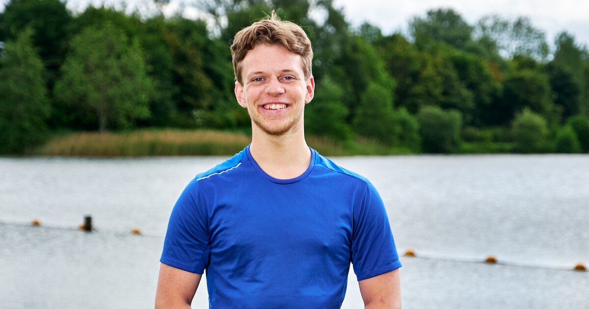 Rick (21) groeide op als mantelzorger voor zijn broer: nu rent hij een ...