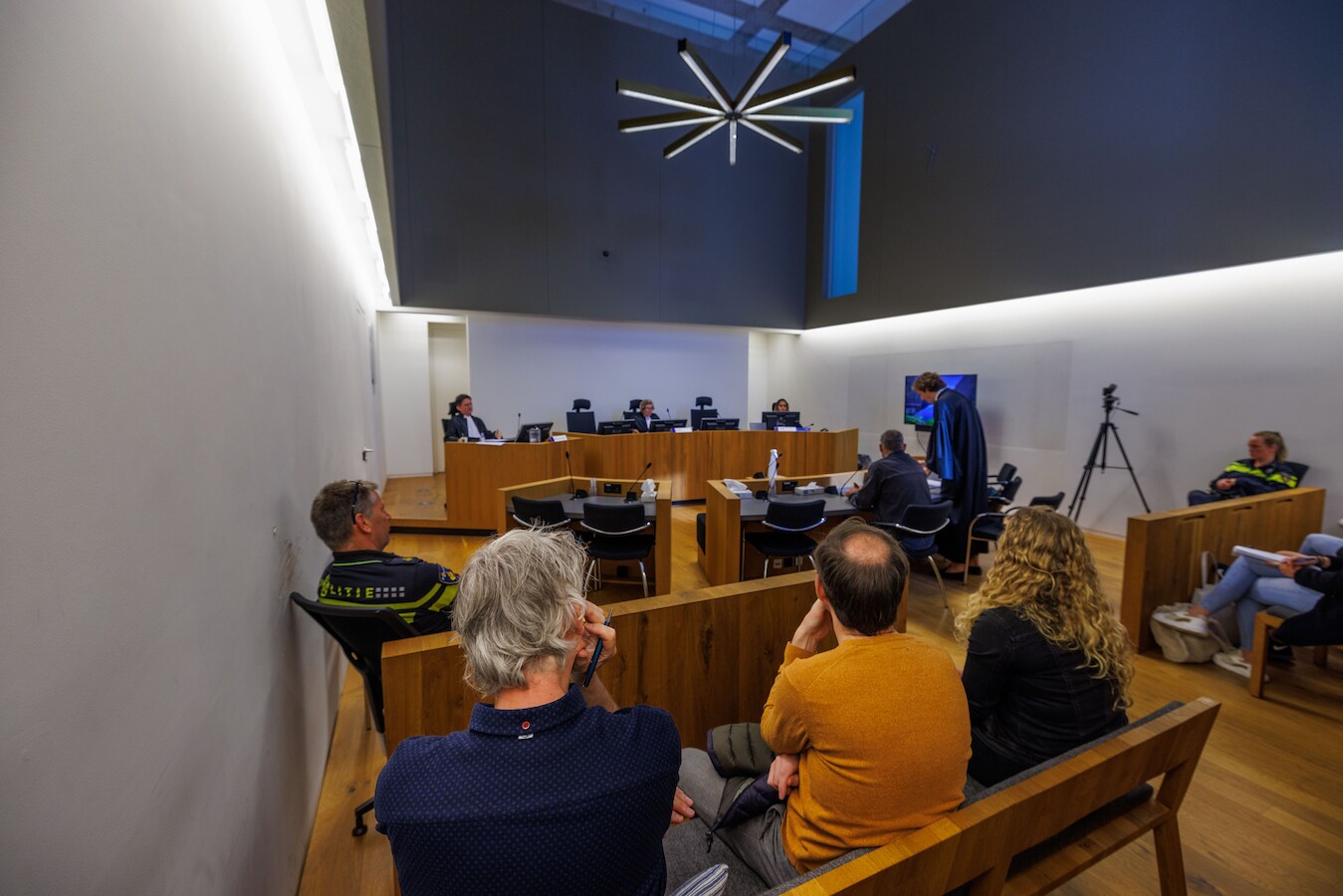 Ronald Kamps schrijft duizend keer ‘Kamps doet recht’: ‘Over mensen ...