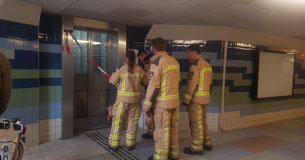 ‘Horrorlift’ in Meppel slaat weer toe: slachtoffer moet door brandweer ...
