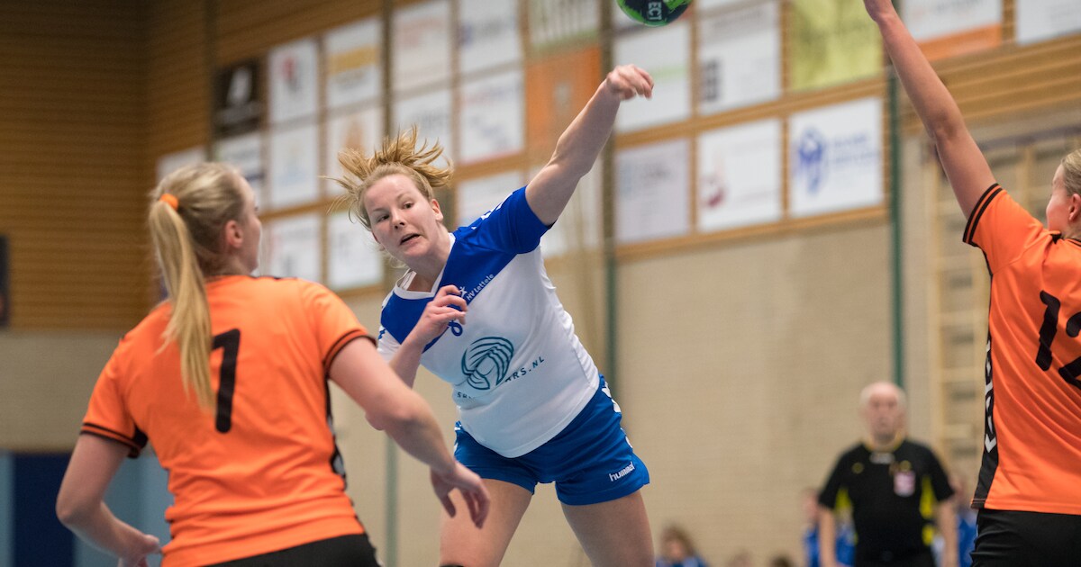 ’s Ochtends een record op de baan, ’s avonds legt Lenneke Groot ...