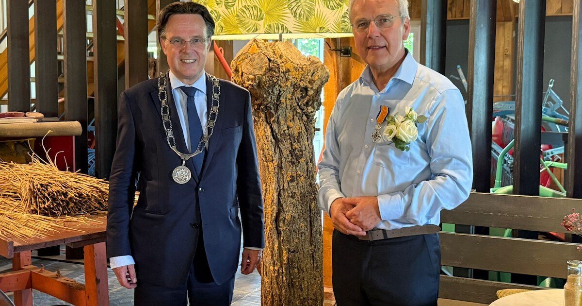 Jan Haverkate uit Hasselt ontvangt lintje voor vele verdiensten ...