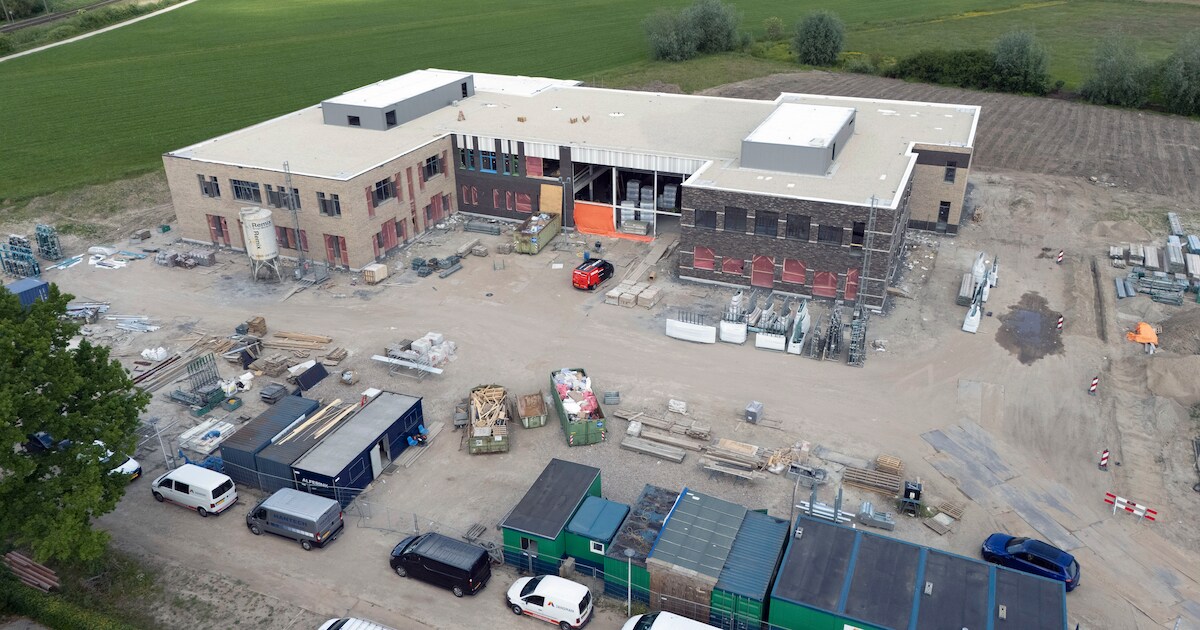 Steigers weg en metselwerk klaar: nieuwe Kindcentrum Olst schiet op ...