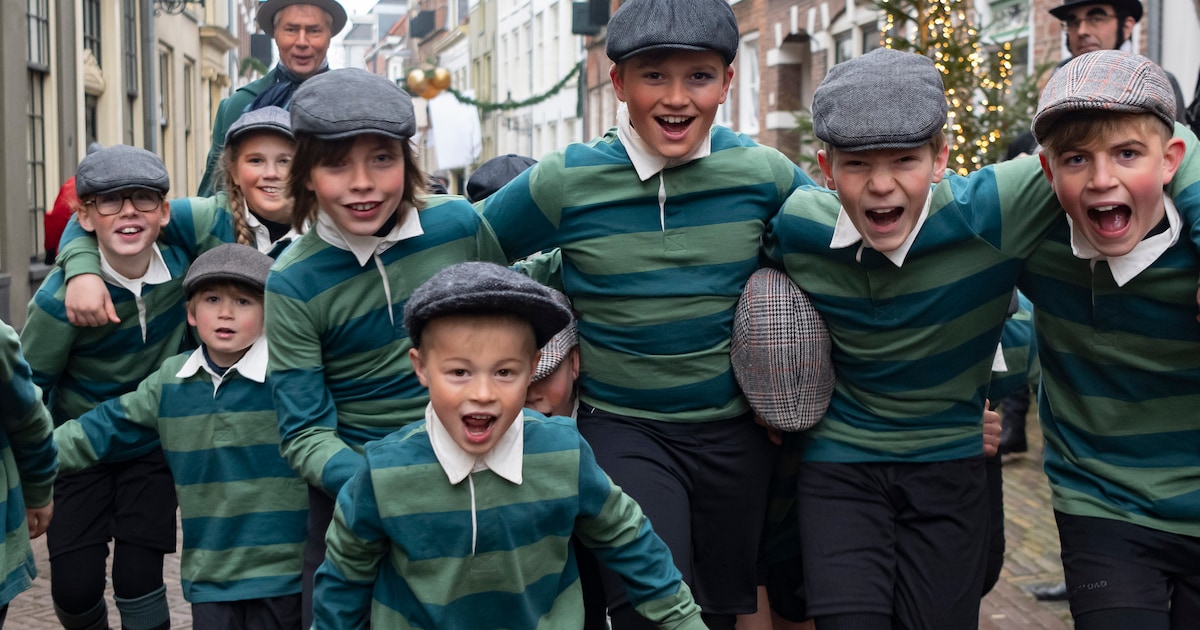 Dickens, blote borsten en ‘een brug te ver’: waarom Deventer voor ...