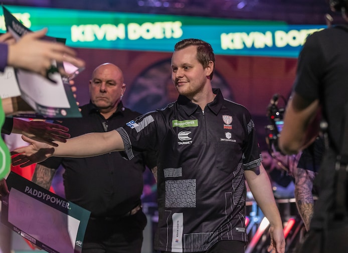 Kevin Doets (26) kijkt uit naar WK darts: ‘Voelt alsof de goden mij een ...