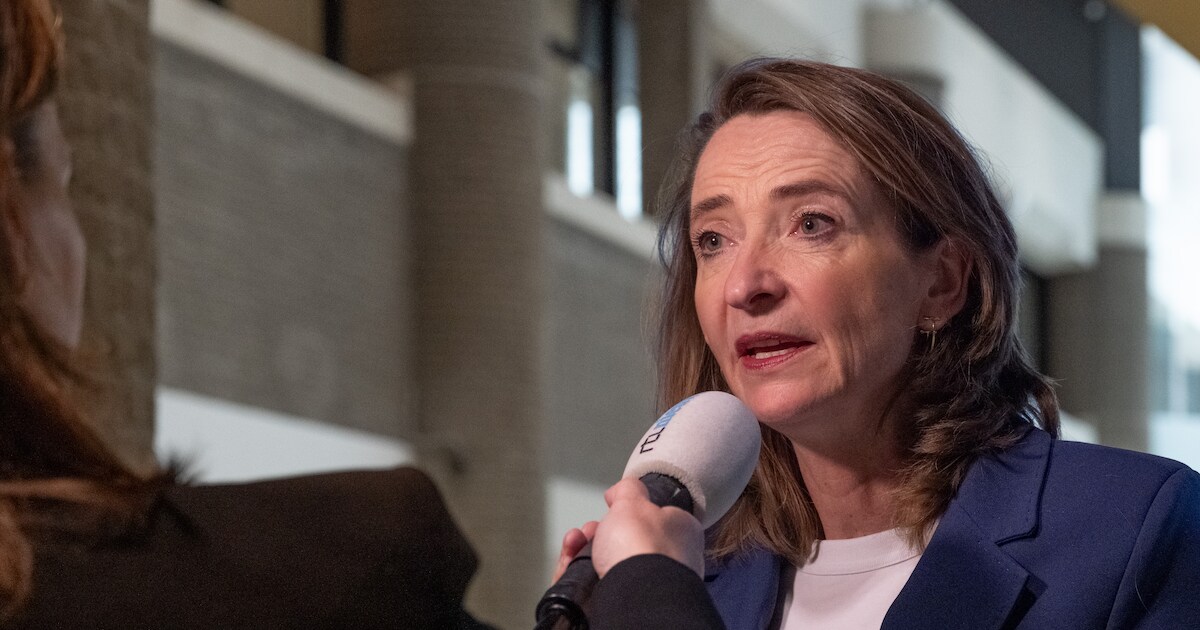 Wat gebeurt er met de klachten over NPO-baas Leeflang? ‘Nu niks doen ...