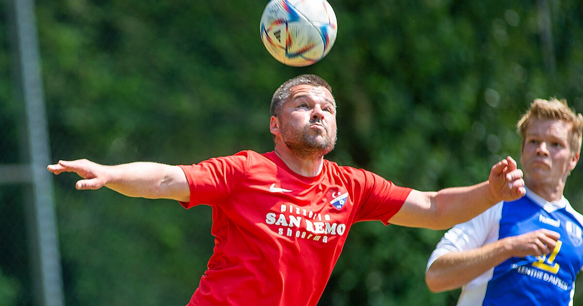 Lopen lukt niet meer, maar Burhan Gür sleept TKA wel door penaltyreeks ...
