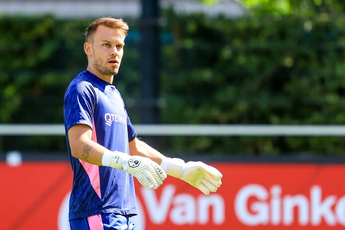 Robin van Persie benoemt toch Timon Wellenreuther als eerste doelman ...