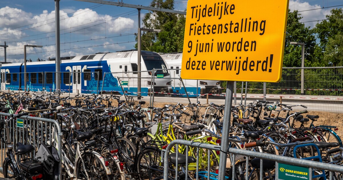 Eigenaren van weesfietsen bij station Raalte krijgen laatste ...