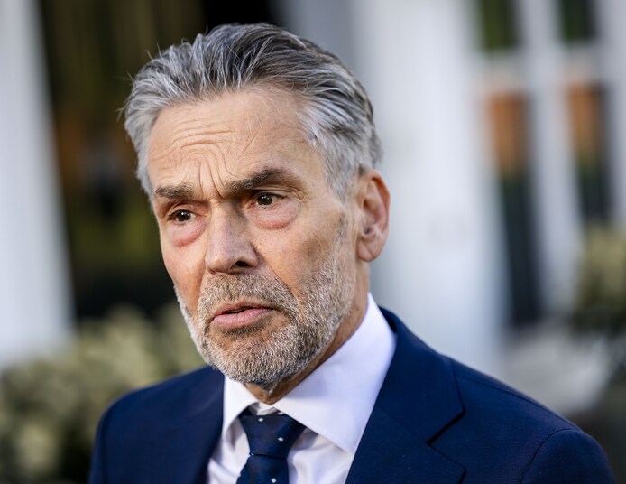 Minister Faber praat niet met pers, Schoof zegt dat hij ‘niet in haar ...