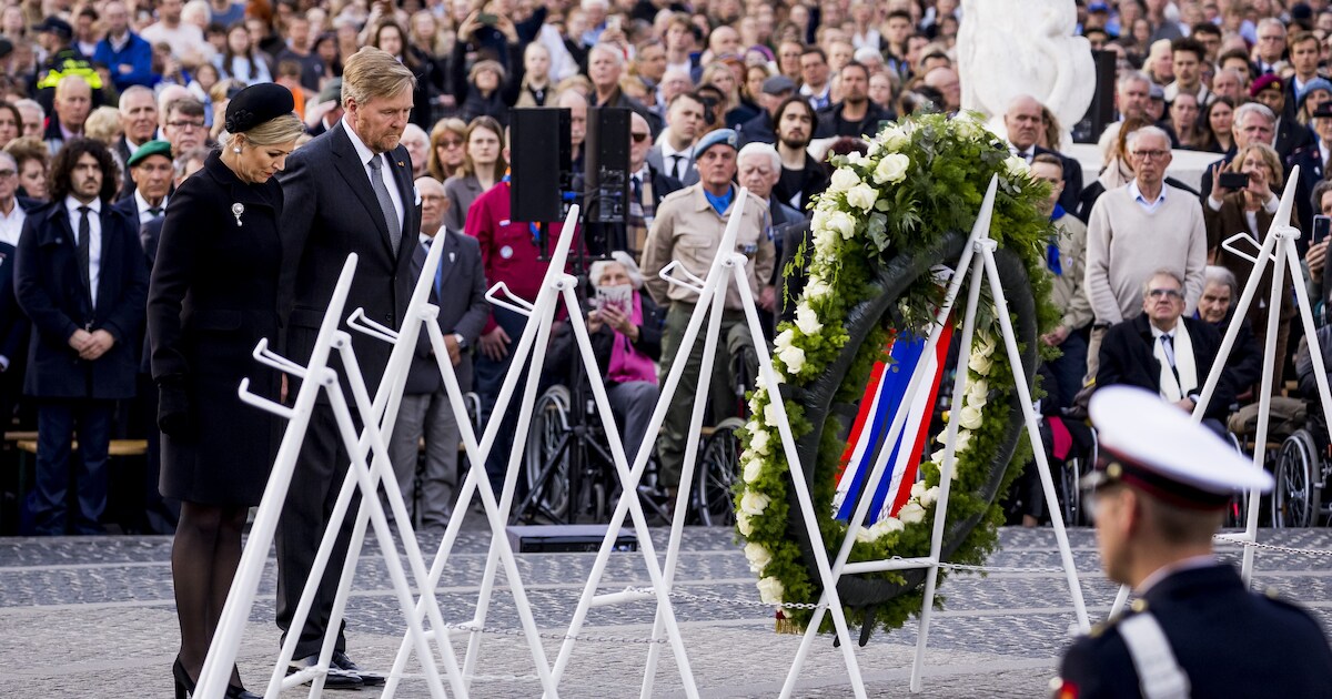 Handelaren verkopen gratis reserveringen dodenherdenking, Marktplaats ...