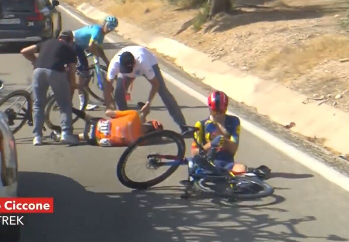 Overstekende herten zorgen voor valpartij in Vuelta: ‘Dit heb ik nog ...