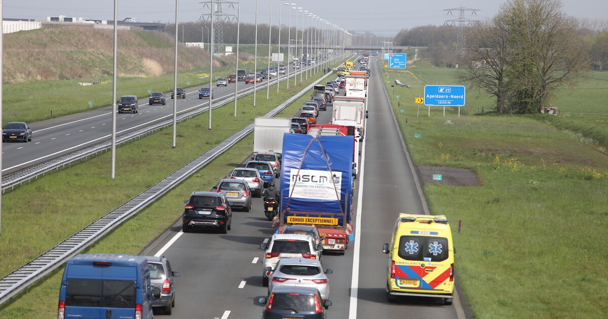 Gewonde en filevorming na ongeluk op de A50 bij Apeldoorn | Apeldoorn ...