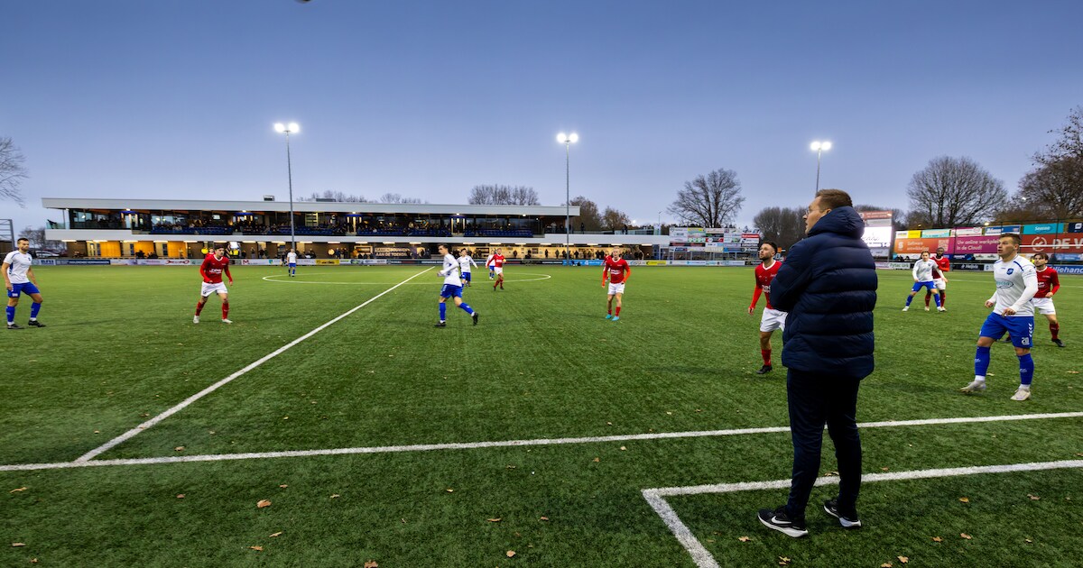 Vrije val zwalkend Urk neemt dramatische vormen aan: ‘We kunnen hier geen blik nieuwe spelers ...