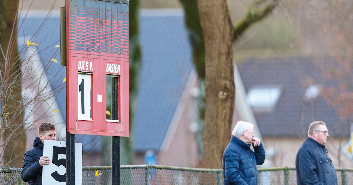 DVSV heeft onvoldoende mensen voor het eerste elftal, stapt uit de ...