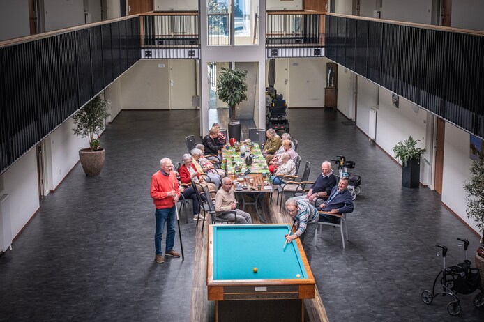 Biljarttafel moet weg uit seniorenflat vanwege brandveiligheid: ‘Alsof ...