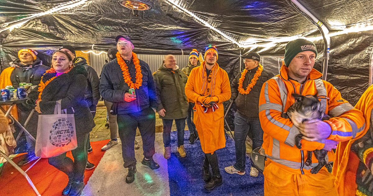 Deze Zwolse volksbuurt zet voor elke Oranje-wedstrijd een tent in de ...