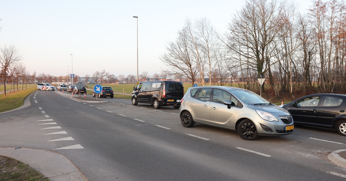 Fietser (87) overleden nadat hij tegen auto botste in Elburg | Elburg ...