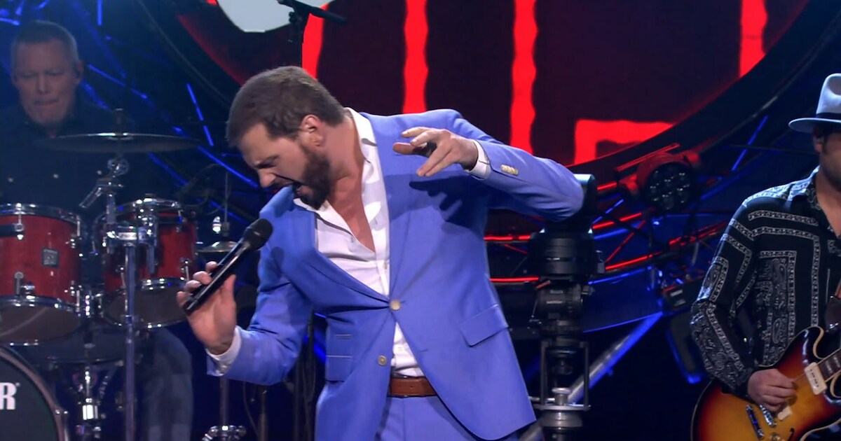Bouke overrompelt jury en publiek en wint Battle of the bands: ‘Elvis ...