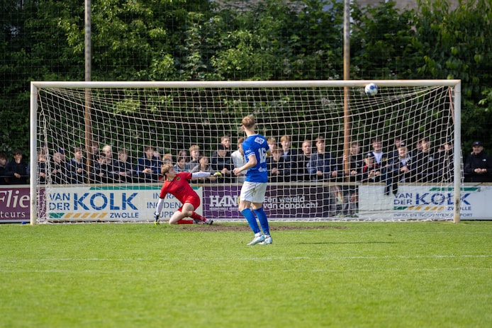 Droom WVF spat op de lat uit elkaar, Alcides mag nog denken aan ...