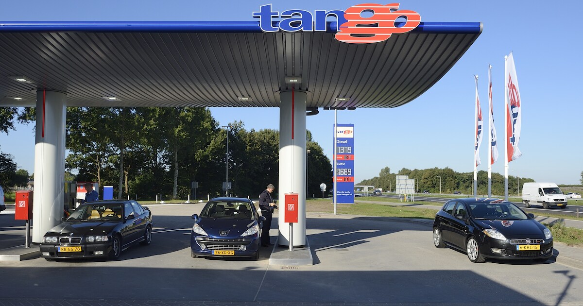 Minister wil minder tankstations langs de snelweg: ‘Meer ruimte voor ...