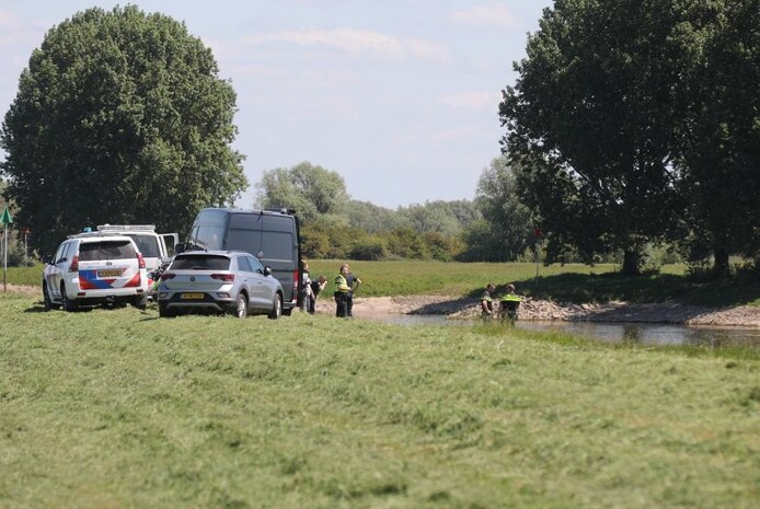 Identiteit van dode in IJssel in Brummen blijft onbekend, ‘geen ...