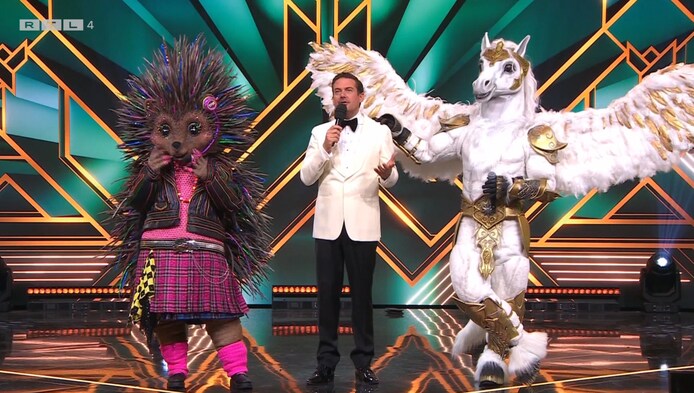 Panel snapt niets van onthulling winnaar The masked singer: ‘Dit is ...