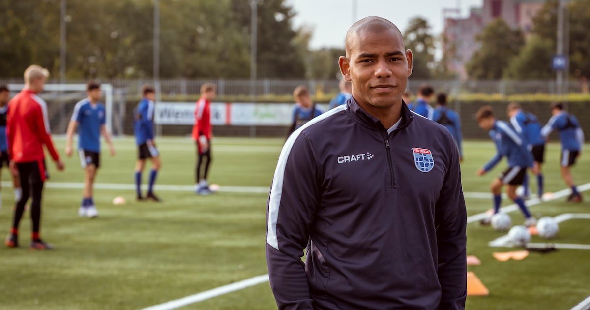 PEC-trainer Justiana zet reuzenstap als rechterhand van Guus Hiddink ...