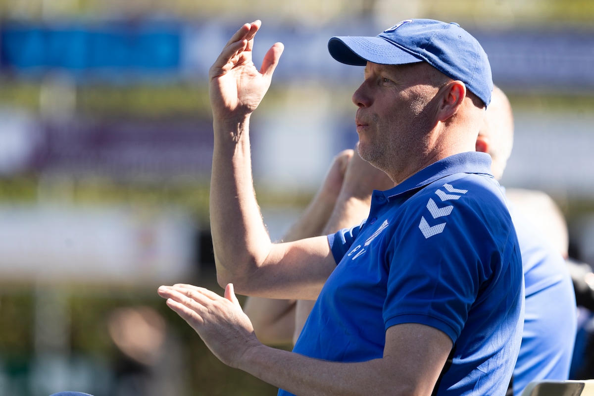 Visser blijft bij VEVO • Mölder door bij Sportclub Deventer • Van Essen ...