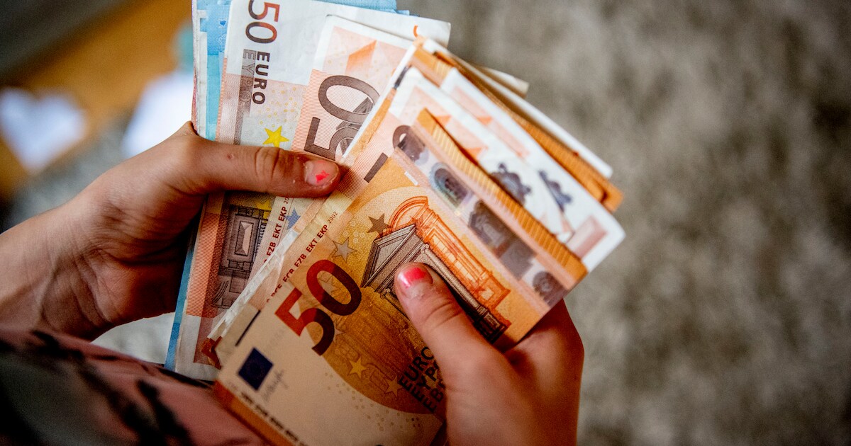Gaf de jonge Zwolse vrouw die 10.000 euro uit onder dwang of uit pure ...
