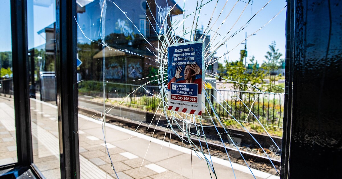 Stationsgebouw staat leeg en camera’s blijven uit: Lochem worstelt met ...