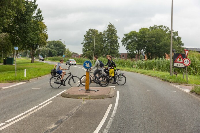 Vier gevaarlijke oversteekpunten in Elburg krijgen een verbeterslag ...
