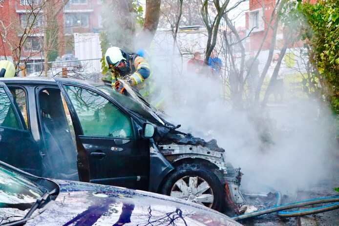 Flinke schade na brand in auto in Amersfoort, politie vermoedt opzet ...
