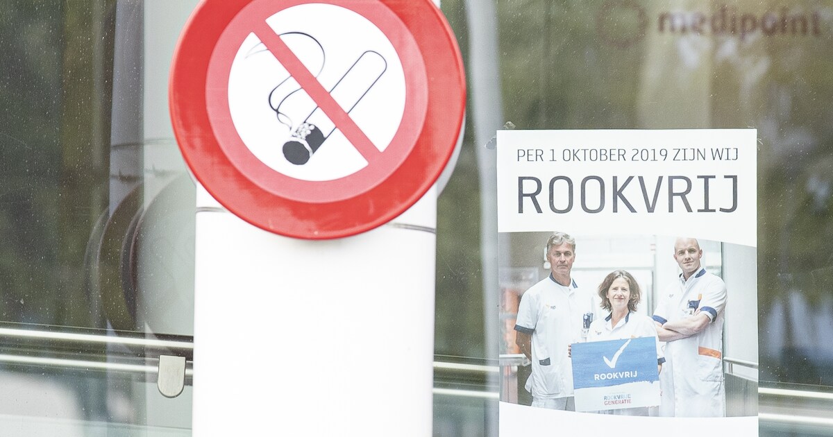 Stelling | Een verbod op tabaksverkoop en roken in openlucht gaat te ...