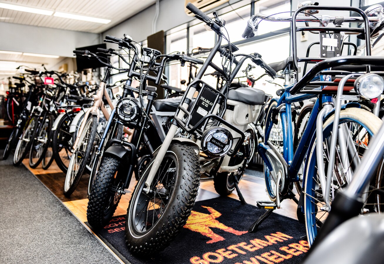 De fatbikes van Jan verkopen niet zo goed als gedacht: ‘Ze willen liever die troep uit China ...