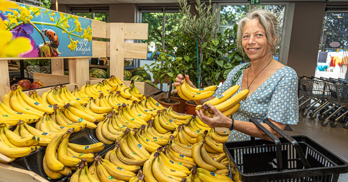 Helena (59) uit Zwolle let niet op de prijs in de supermarkt, maar ...
