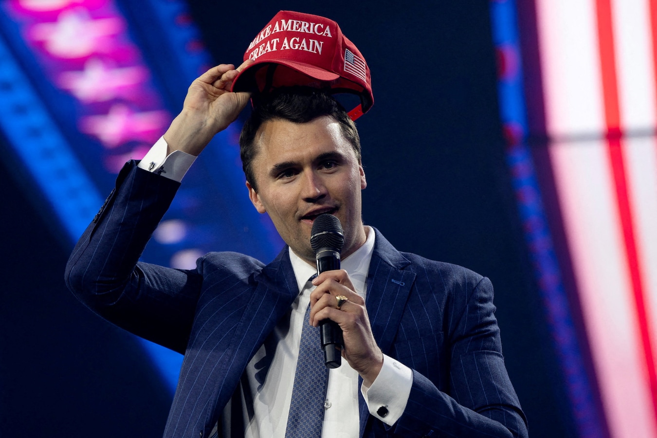 Trump bevestigt dood conservatieve Amerikaanse activist Charlie Kirk ...